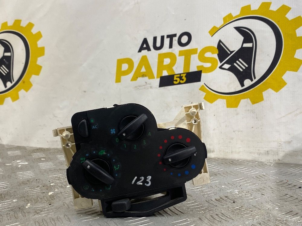 Блок управления печкой Renault Logan 69577010 Б/У с пробегом