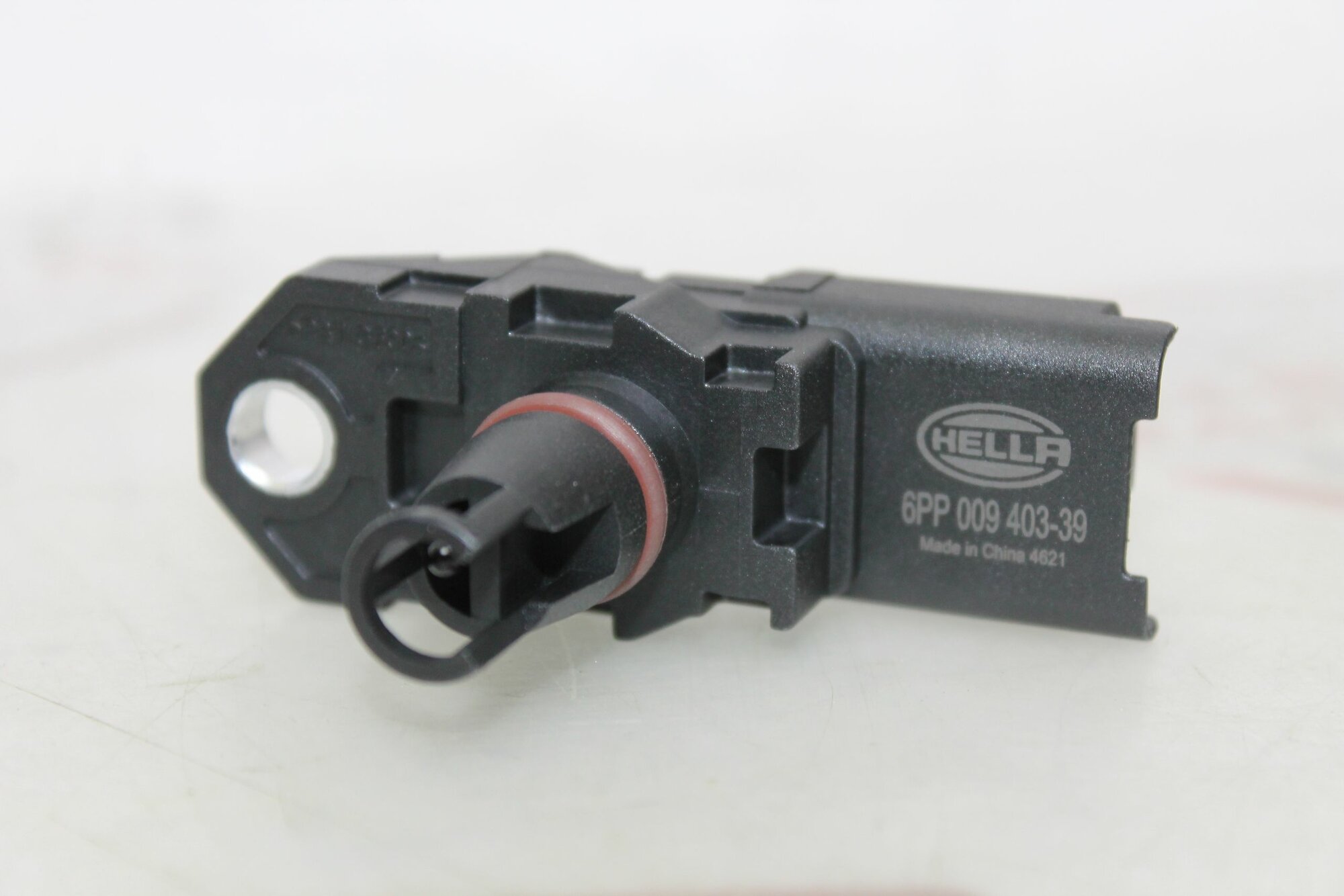 Датчик абсолютного давления во впускном коллекторе HELLA 6PP009403391