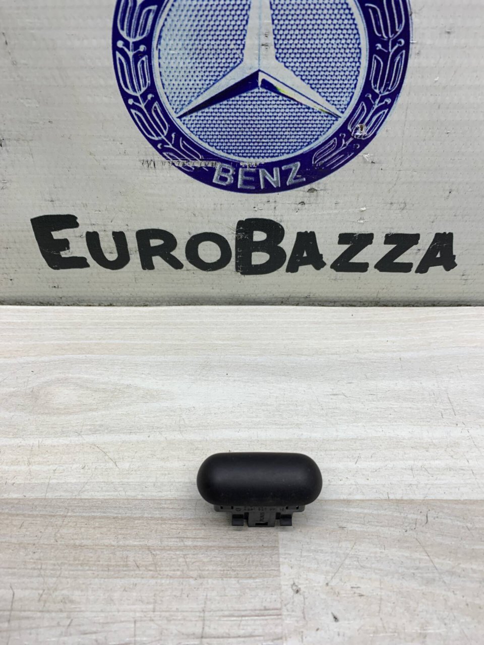 Датчик в переднюю панель Mercedes-Benz X164 A2518203710
