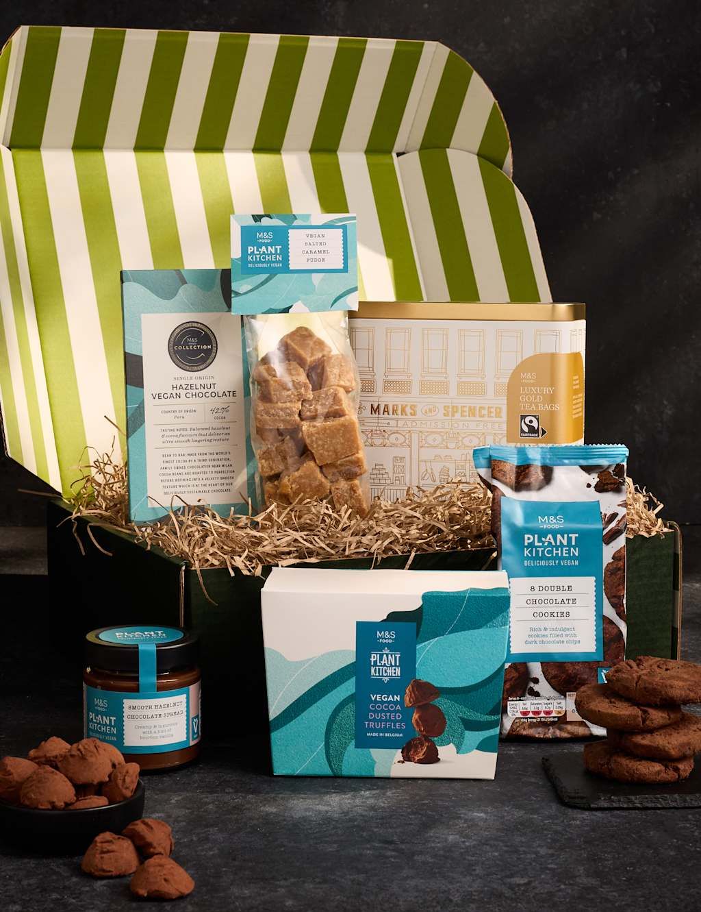 Marks and Spencer Подарочный набор угощений The Vegan Treats Gift