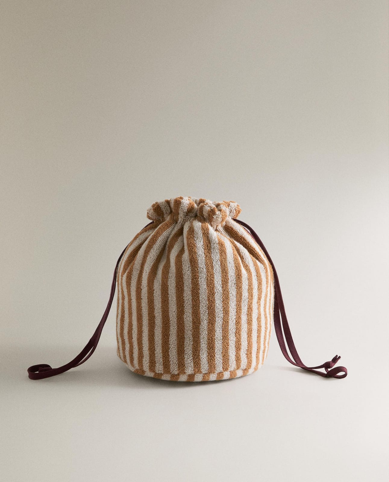 Сумка Zara Home мешок из махрового хлопка в полоску, горчичный, 22 x 22 x 20 см 3544/019/305-99