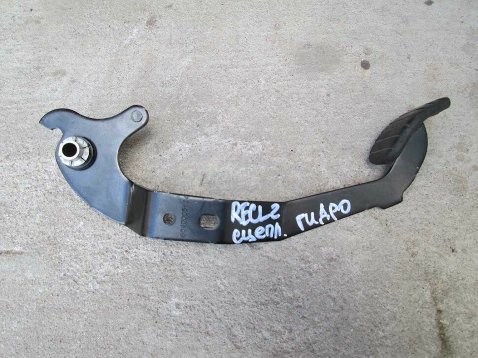 Педаль сцепления 6040005624 Renault Clio 2, Symbol б/у