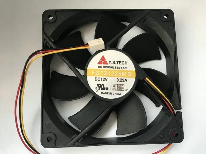 Вентилятор Охлаждения Y.S.TECH FD121225MB DC12V 12cm 120х120х25мм 3PIN