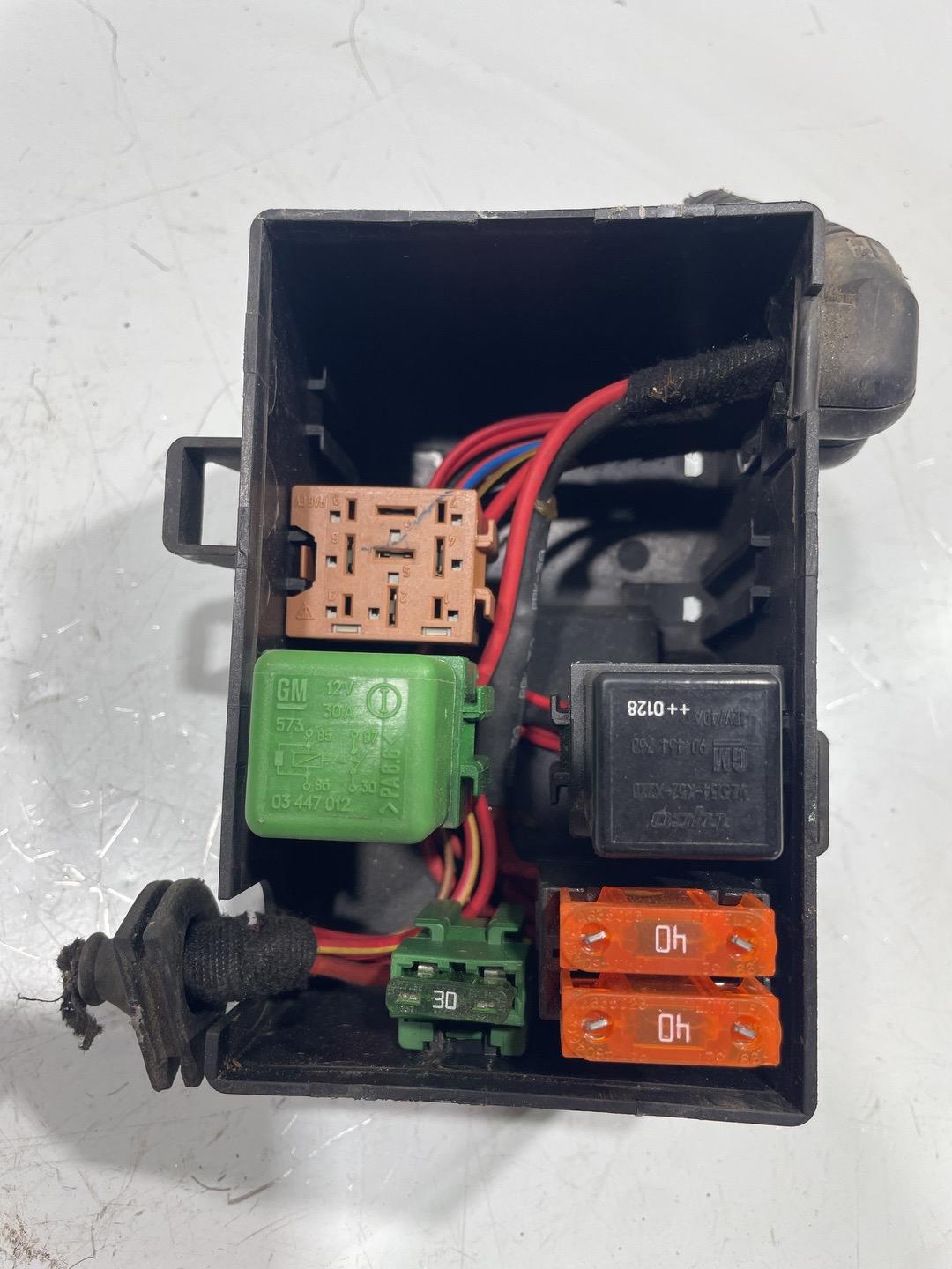Блок реле и предохранителей Opel Astra G (1998 - 2009) 03447012