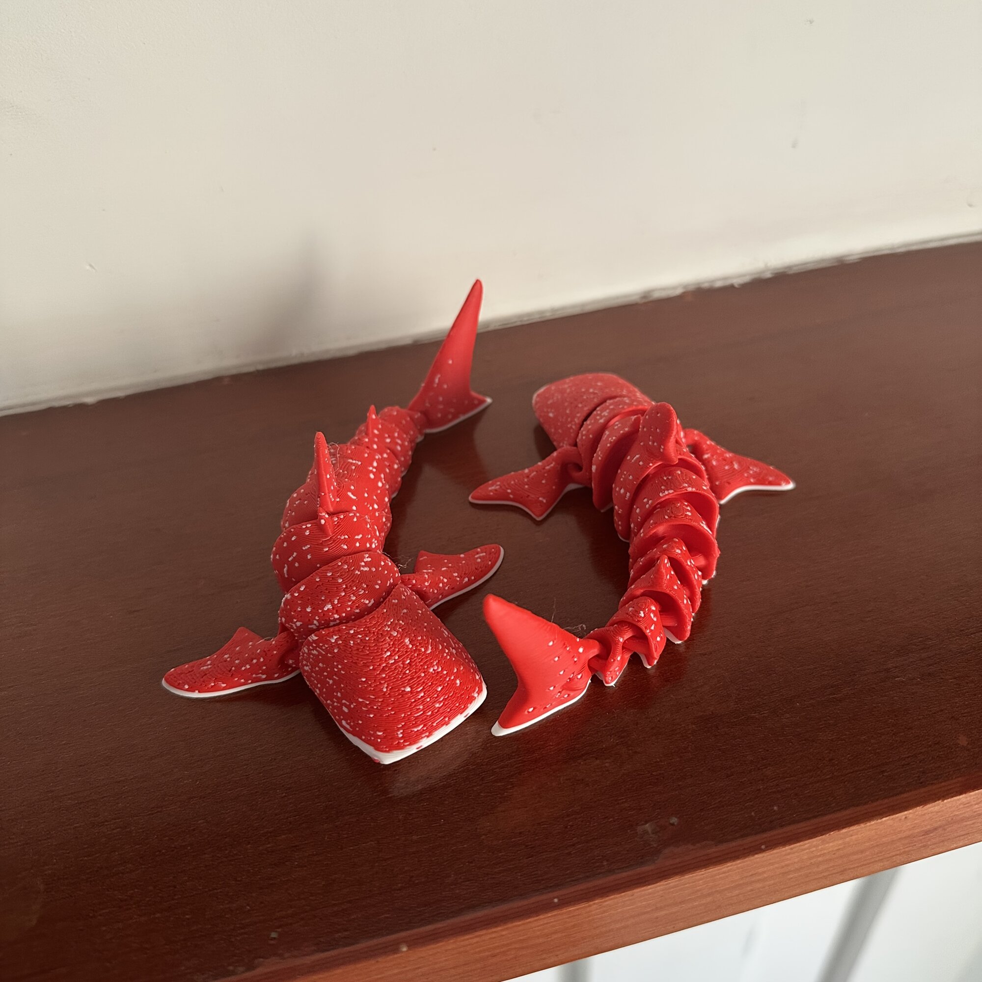2шт 3D-печатная многосуставная подвижная красная китовая акула, игрушка-модель, набор из 2 штук, элемент морской фауны