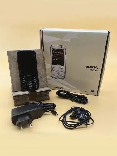 Мобильный телефон Nokia N79, черный