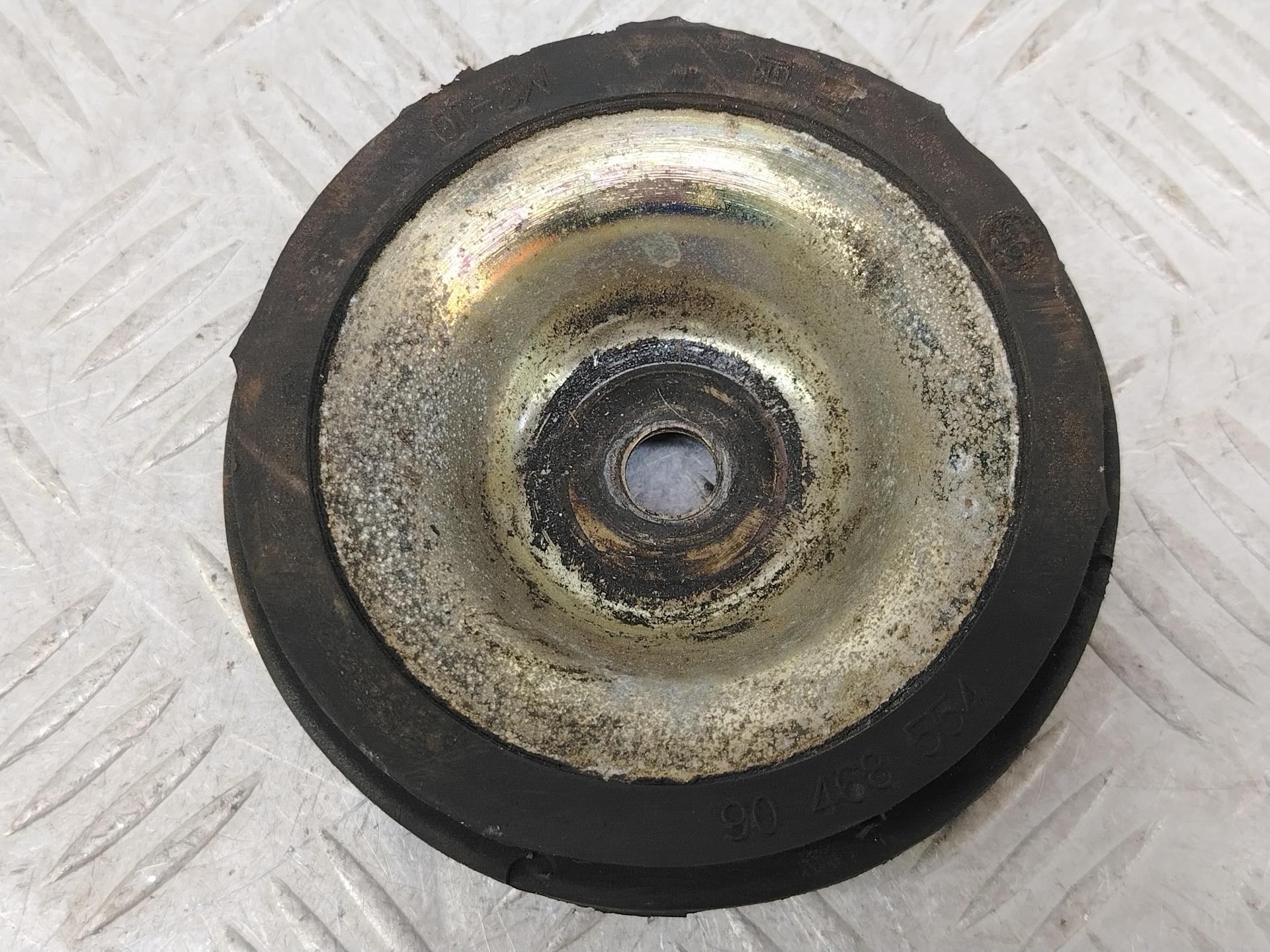 Опора амортизатора верхняя (чашка) Opel Vectra B 1996 90468554