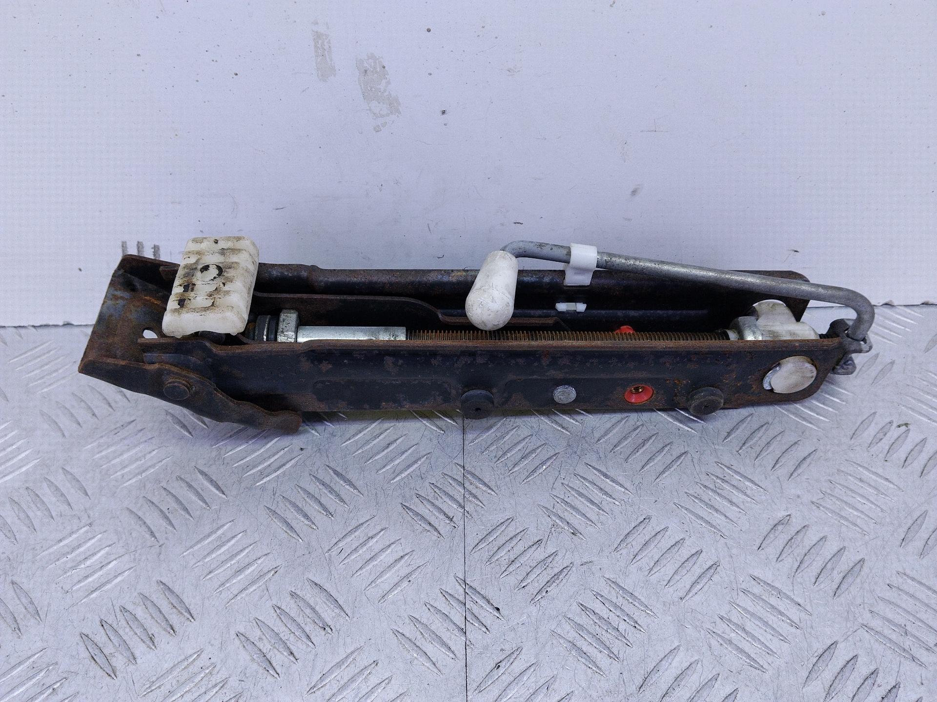Домкрат BMW 3 E46 рест. (2001 - 2006) 675713103
