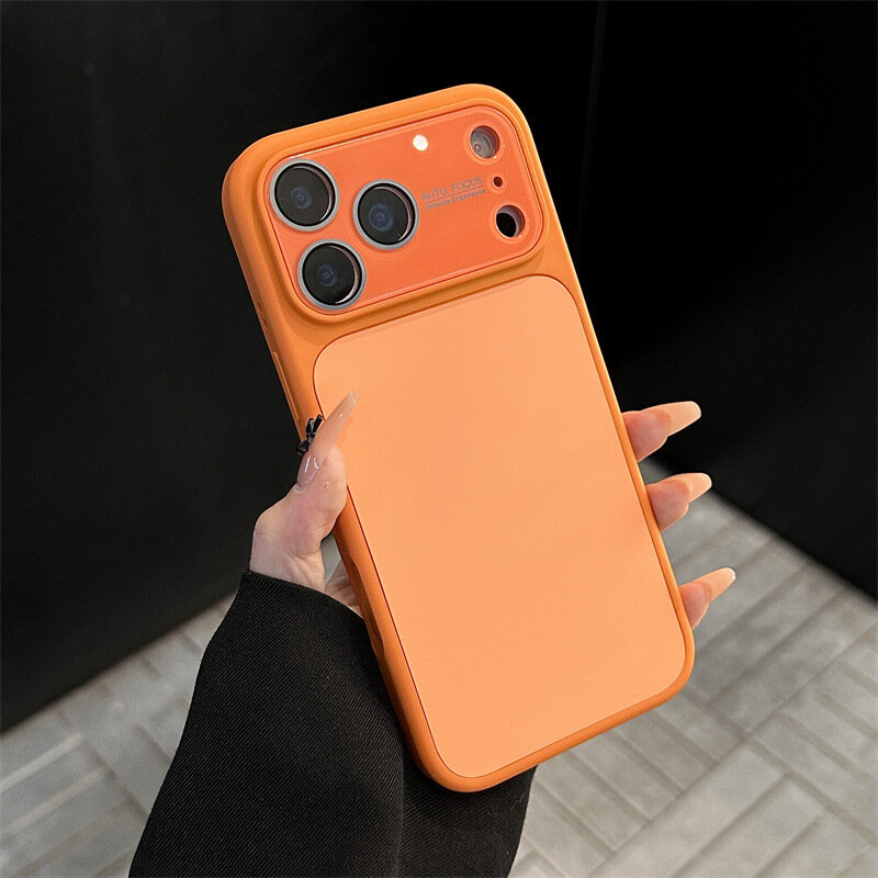 Премиальный жидкий матовый силиконовый чехол с большим обзором для iPhone 13 Pro оранжевый противоударный