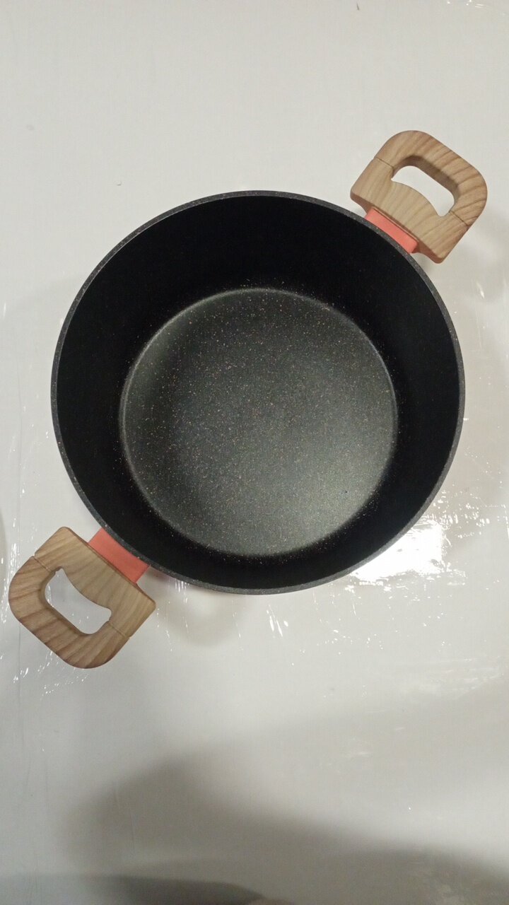 Кастрюля MAUNFELD MARTA MCS41FA06CL из кованого алюминия со стеклянной крышкой, 24 см, 4,1 л.