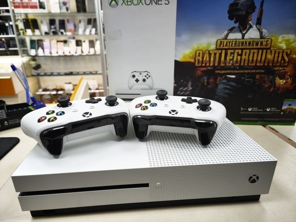 Игровая консоль Xbox one s 1TB