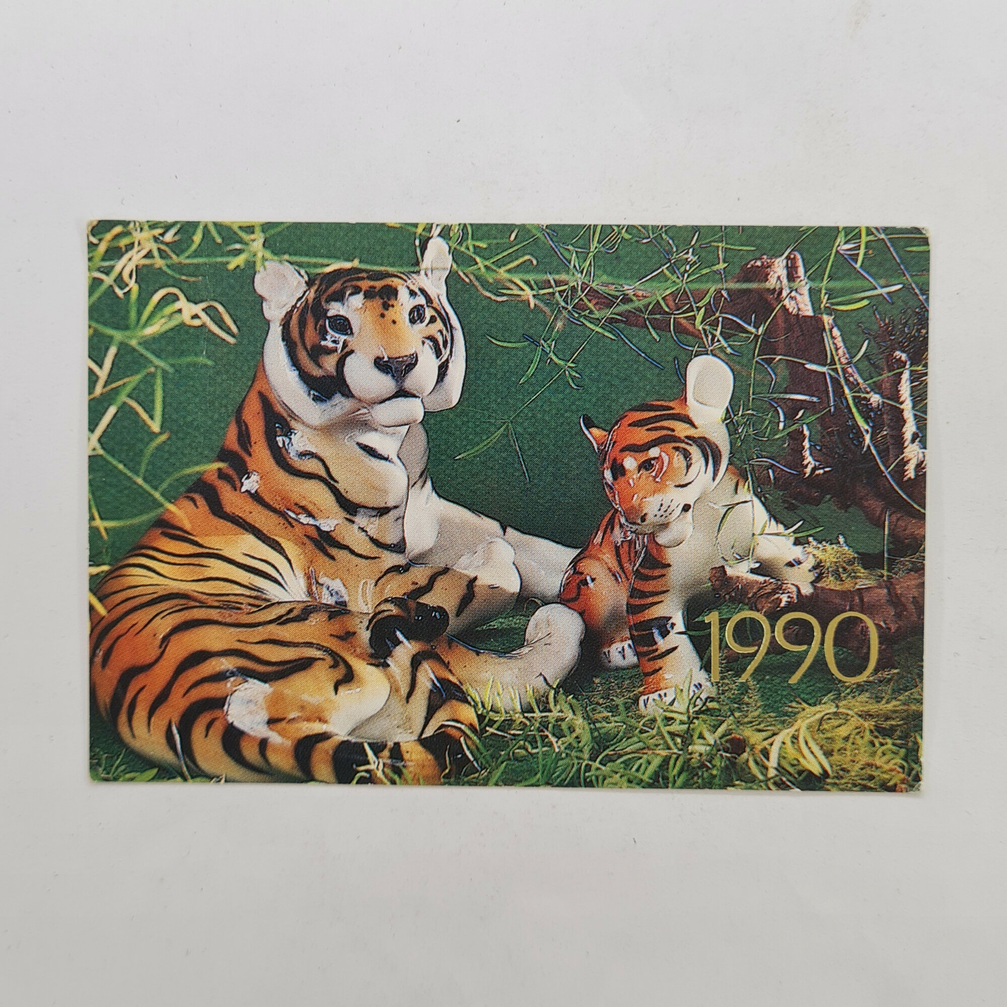 Карманный календарик 1990. Тигры на зеленом фоне, милые животные. Календарь винтажный