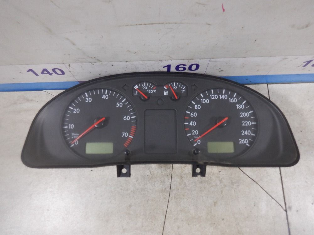 Панель приборов VW Passat B5