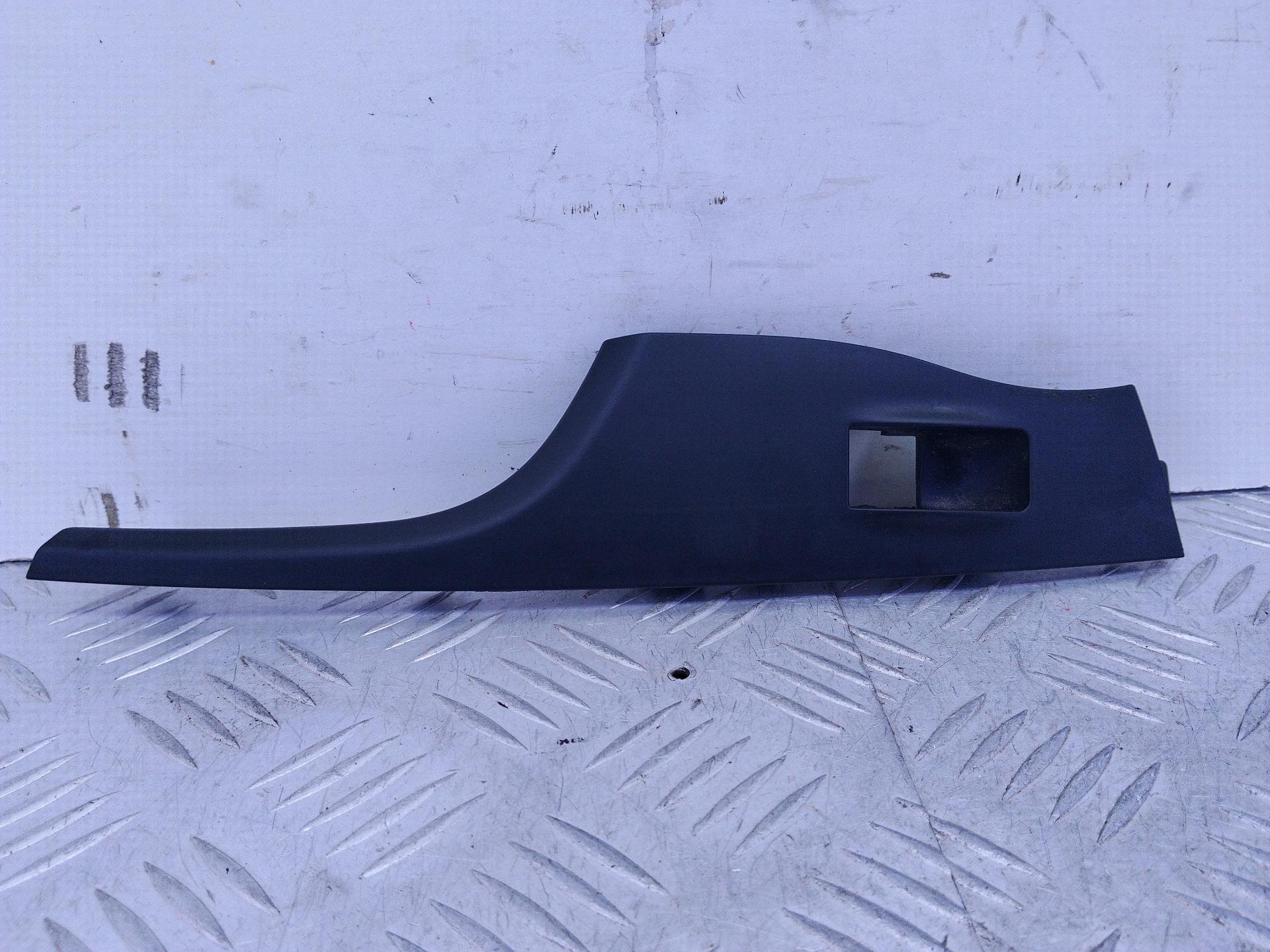 Накладка двери внутренняя задняя правая Hyundai i40 1 2013