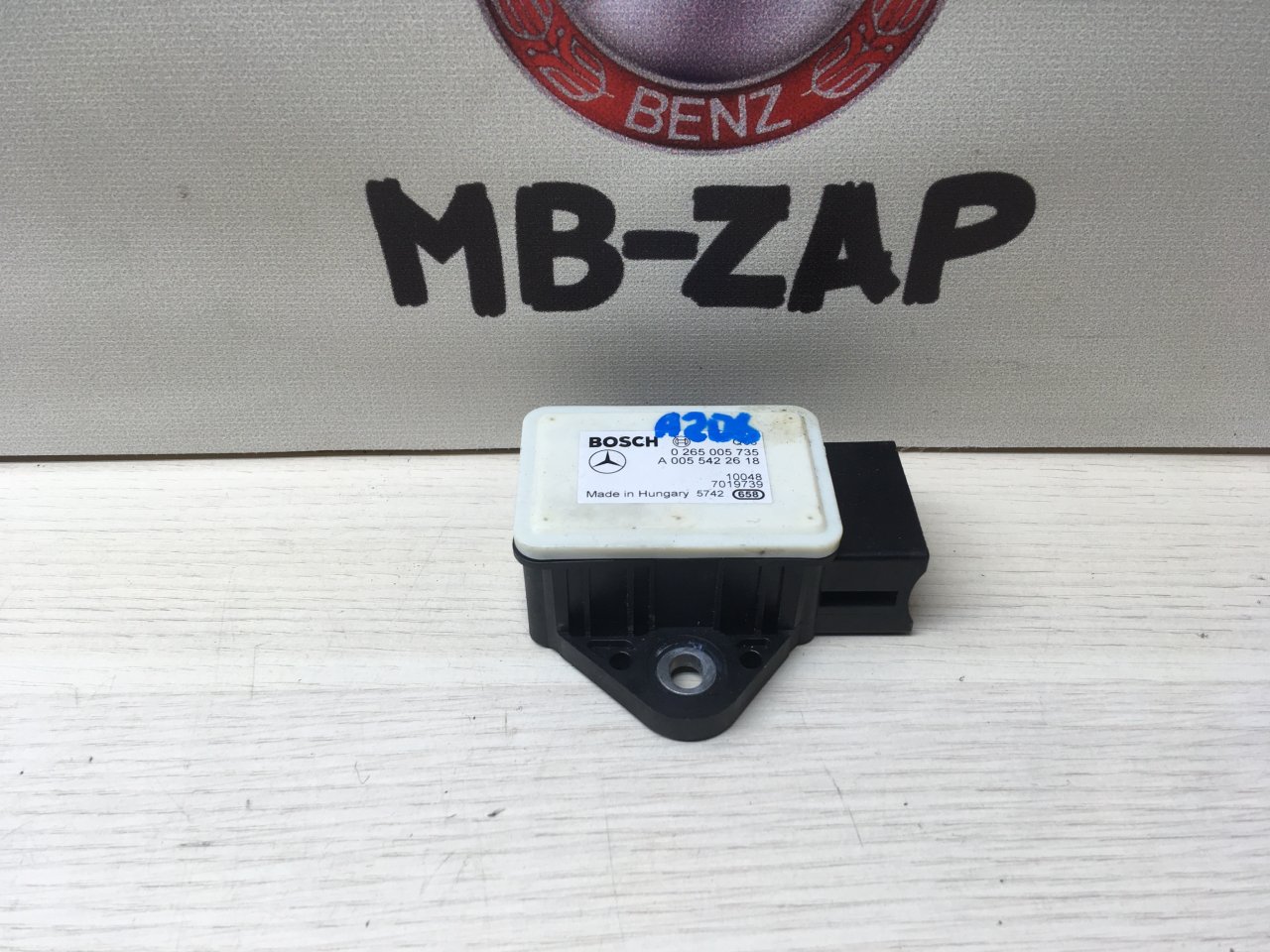 Датчик ускорения Mercedes-Benz W212 A0265005735