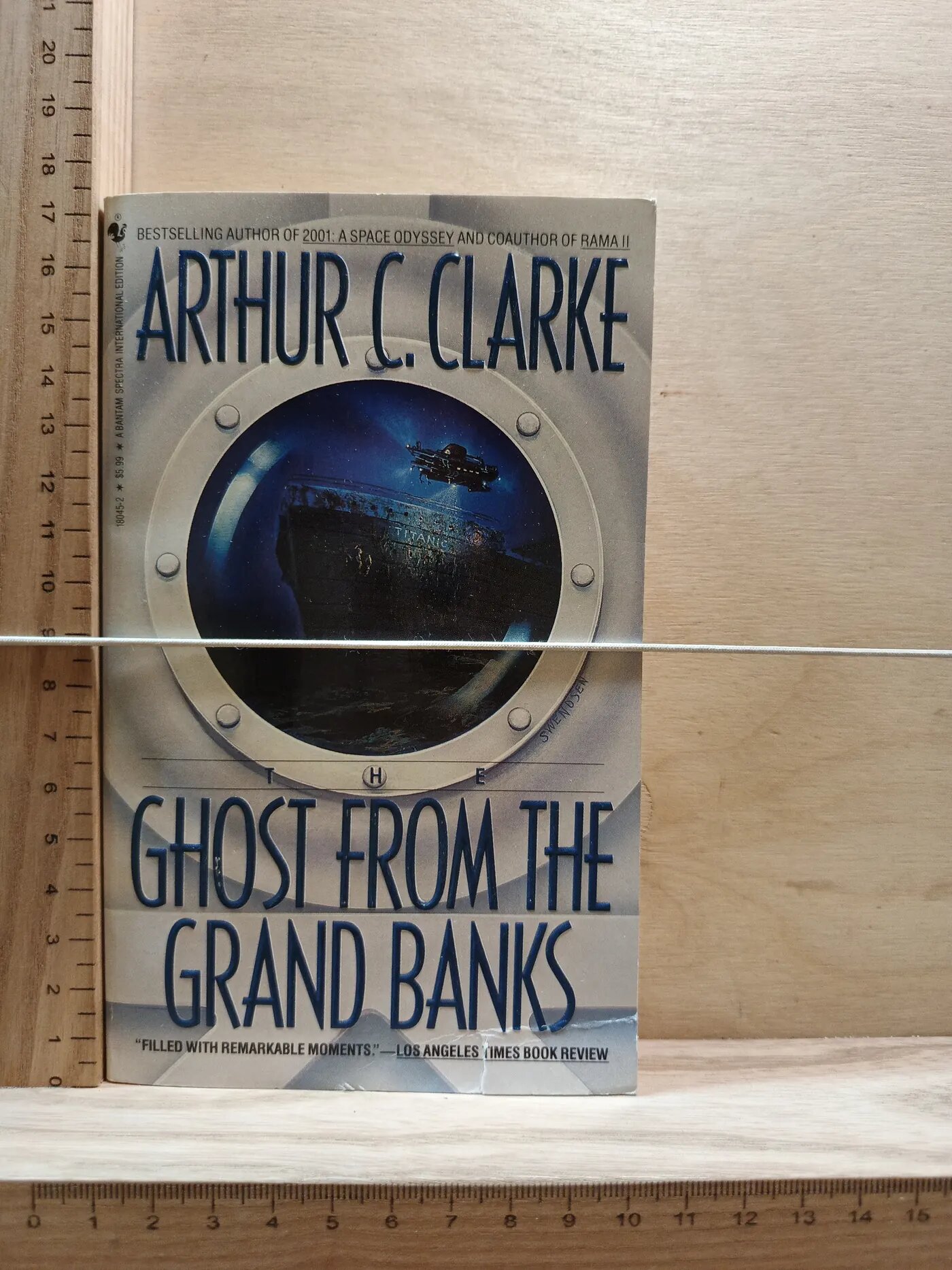The Ghost from the Grand Banks (Призрак исполина) (на английском языке)