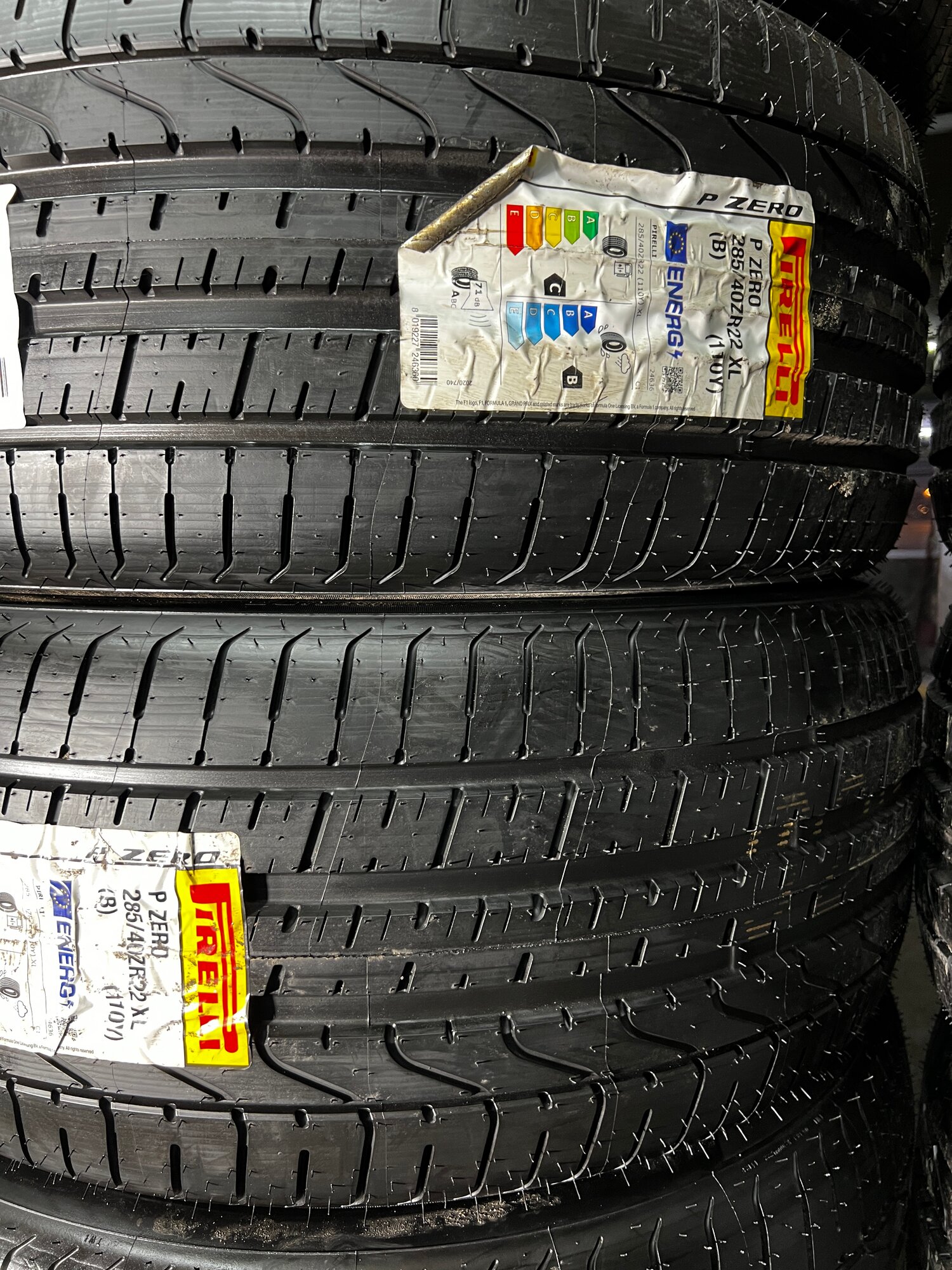 Pirelli P Zero 285/40 R22 110Y — фото 1