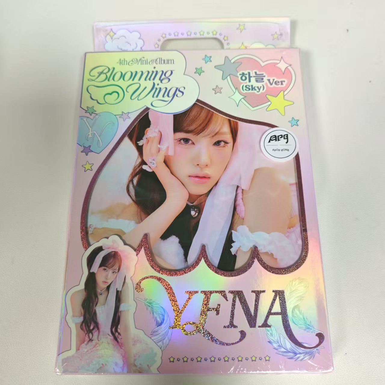 YENA - BLOOMING WINGS 4-й мини-альбом, версия SKY