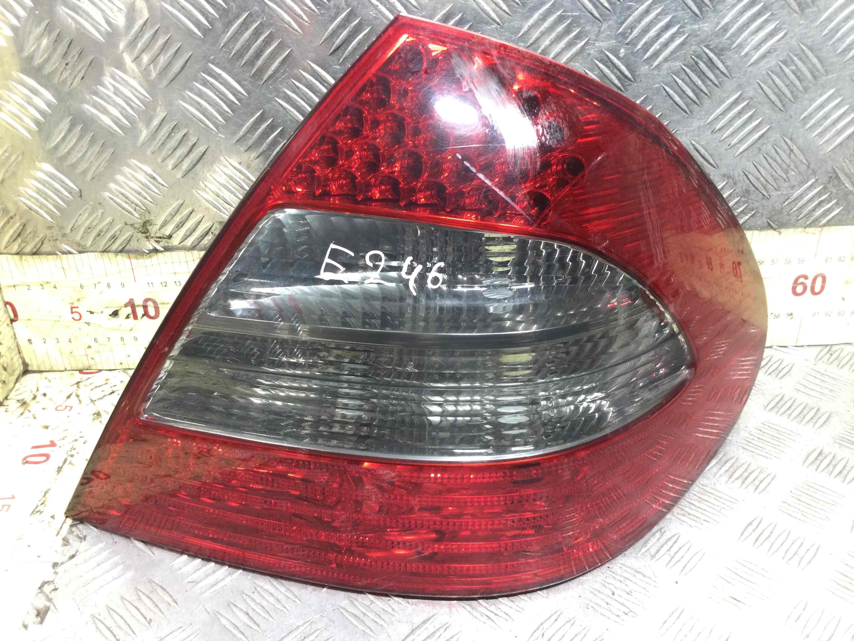 Б/У Фонарь задний правый Mercedes E-klasse E-klasse (W211) 2002 - 2009 2008 г.