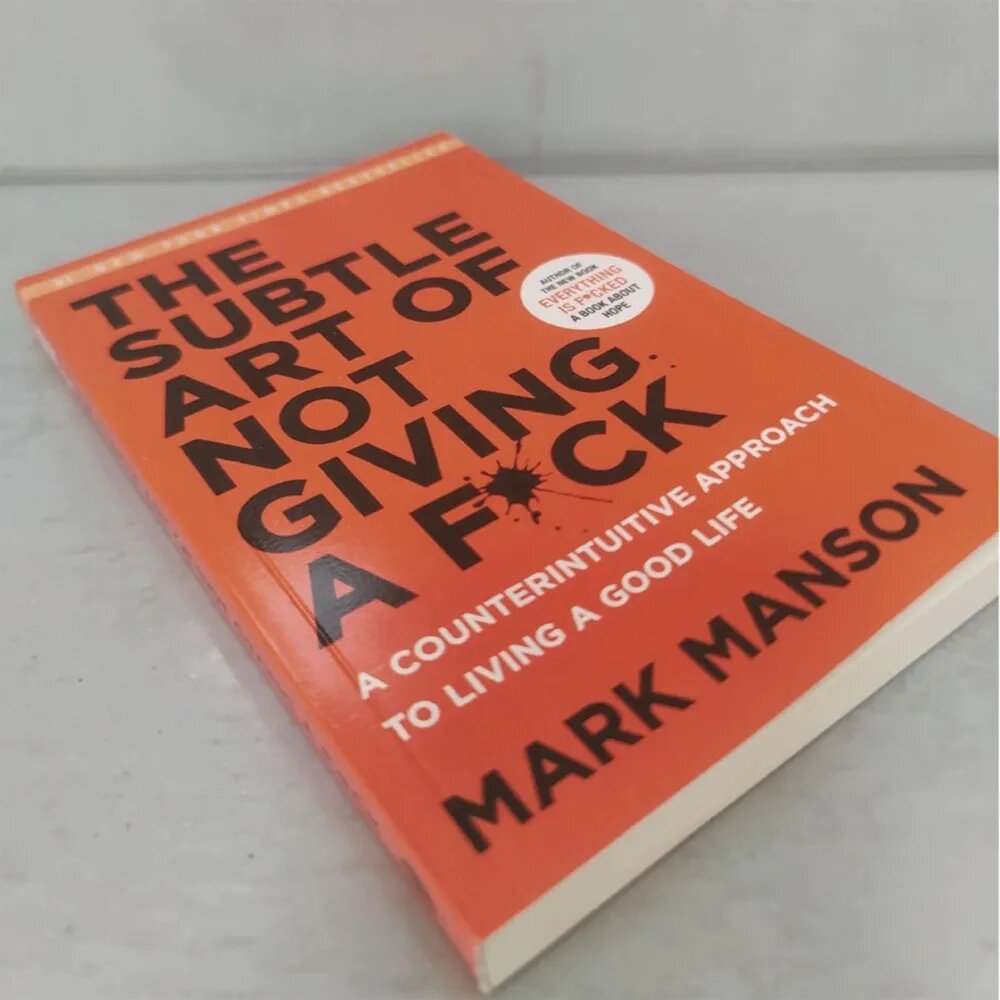 Книга "The Subtle Art of Not Giving" на английском языке