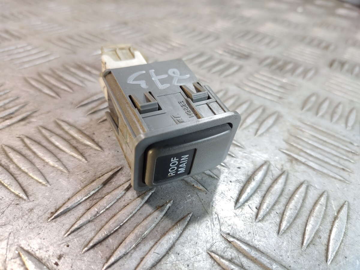 Кнопка люка HONDA CR-V 1996-2002 35835S10A01ZA