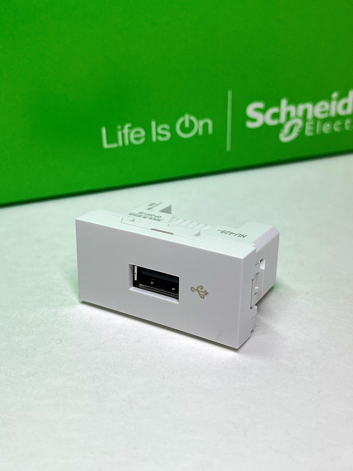 Коннектор USB UNICA MODULAR Schneider Electric