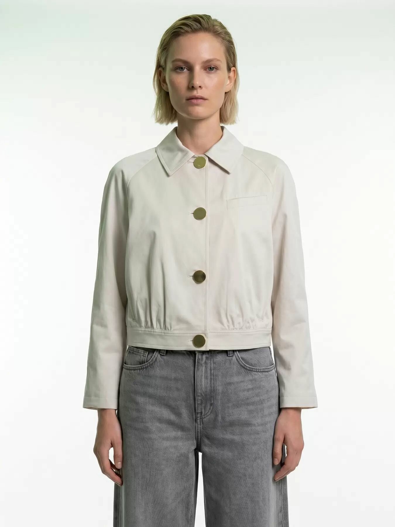 Ветровка Armani Exchange, размер L, молочный