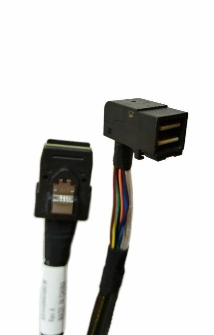 Кабель Adaptec Microsemi 2280200-R CBL-00127-01-A-R 0,8м прямой угловой с разъёмами MiniSAS SFF 8087 на MiniSAS HD SFF 8643 для рейд контроллеров и серверов