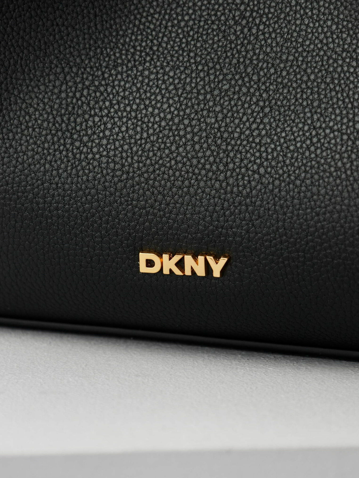 Сумка DKNY, черный — фото 1