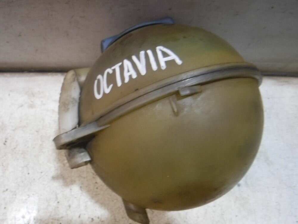 Расширительный бачок Skoda Octavia