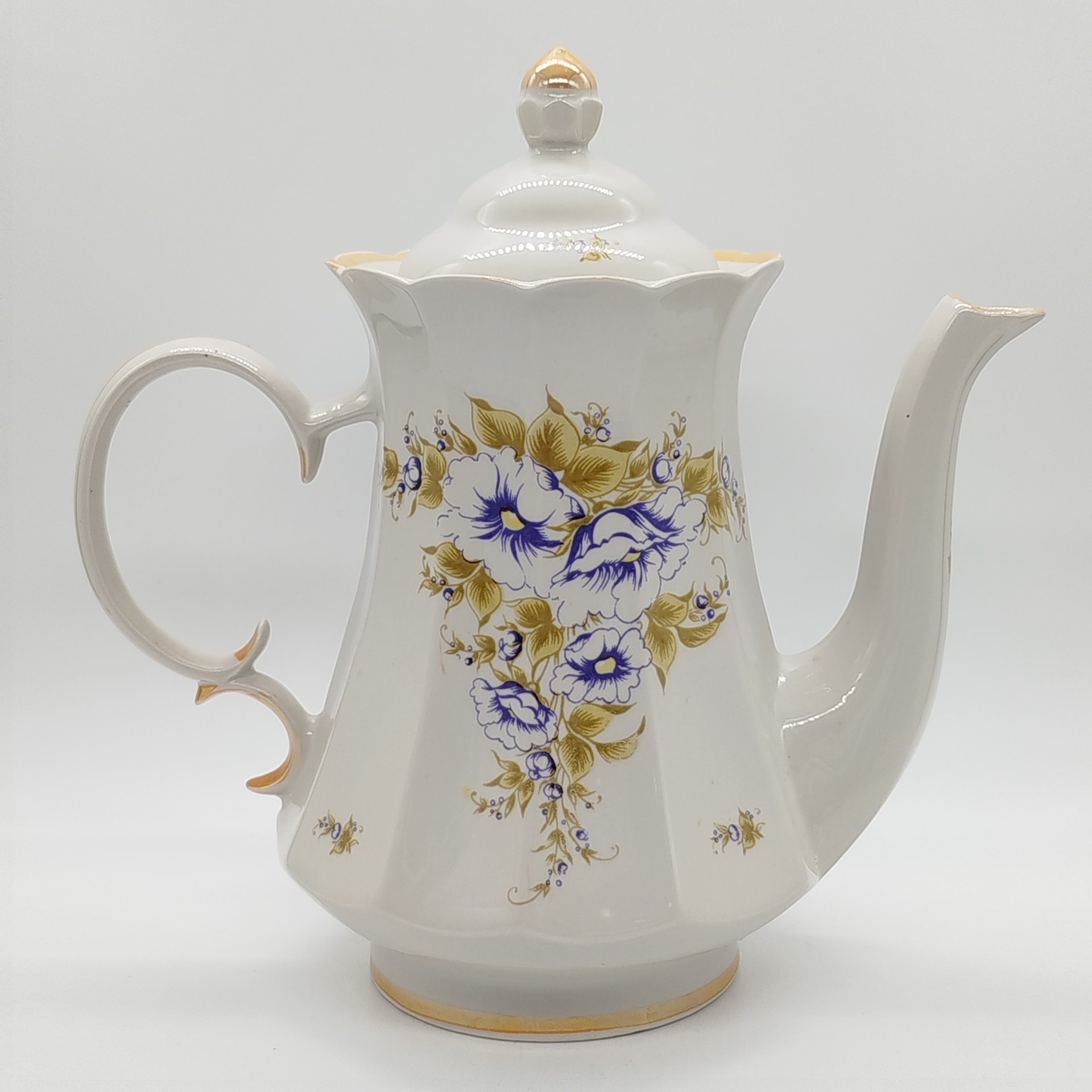 Кофейник с цветочным декором, Коростенский фарфоровый завод (КФЗ), фарфор