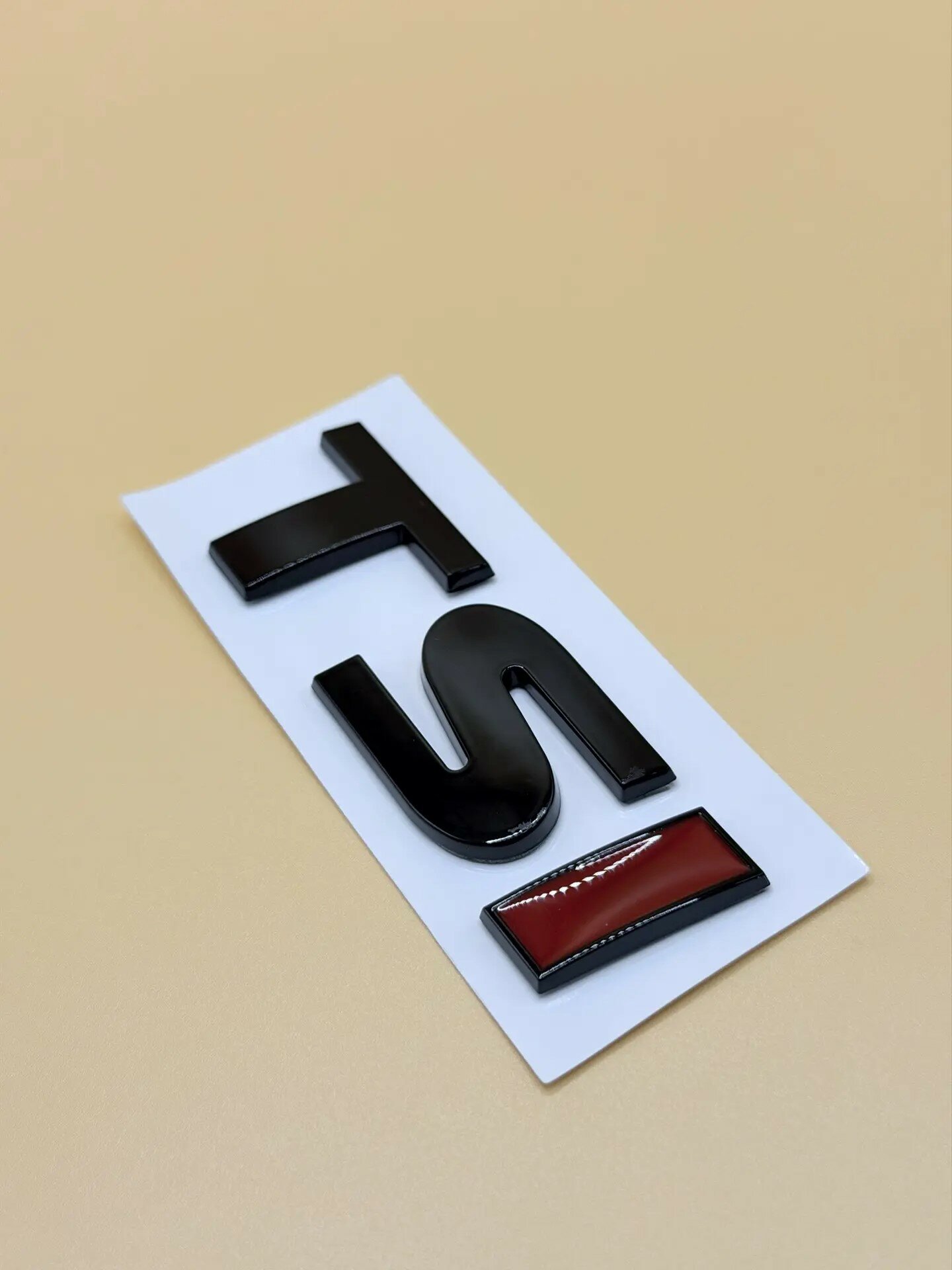 Шильдик надпись эмблема TSI ABS Black x Red 75MM