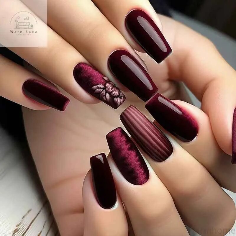 Длинные накладные ногти( 24 типсы + клей )