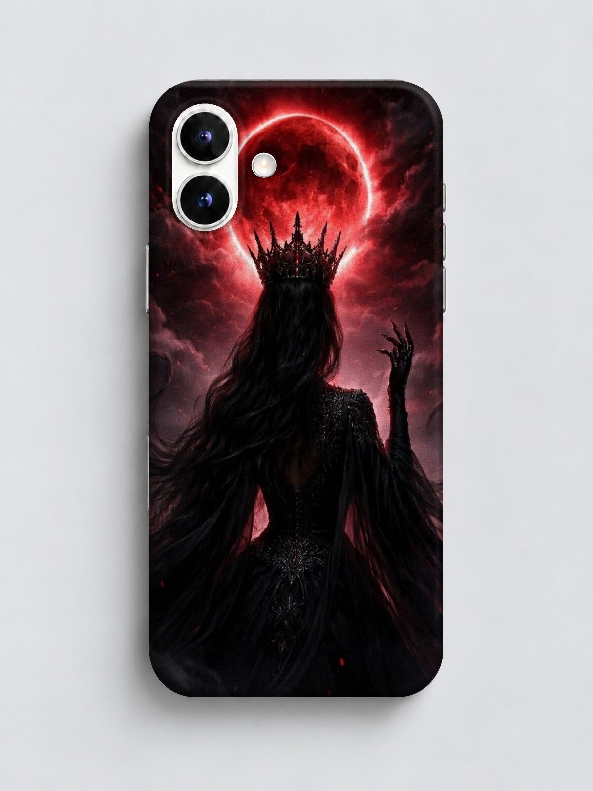 Эстетичный чехол на iPhone 16 тёмная королева луна