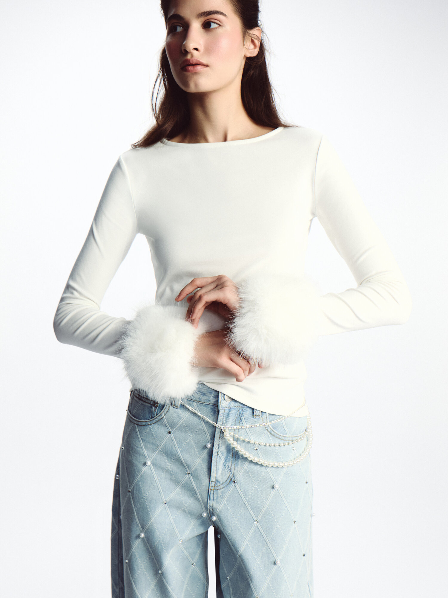 Лонгслив ZARINA LIMITED с меховыми манжетами