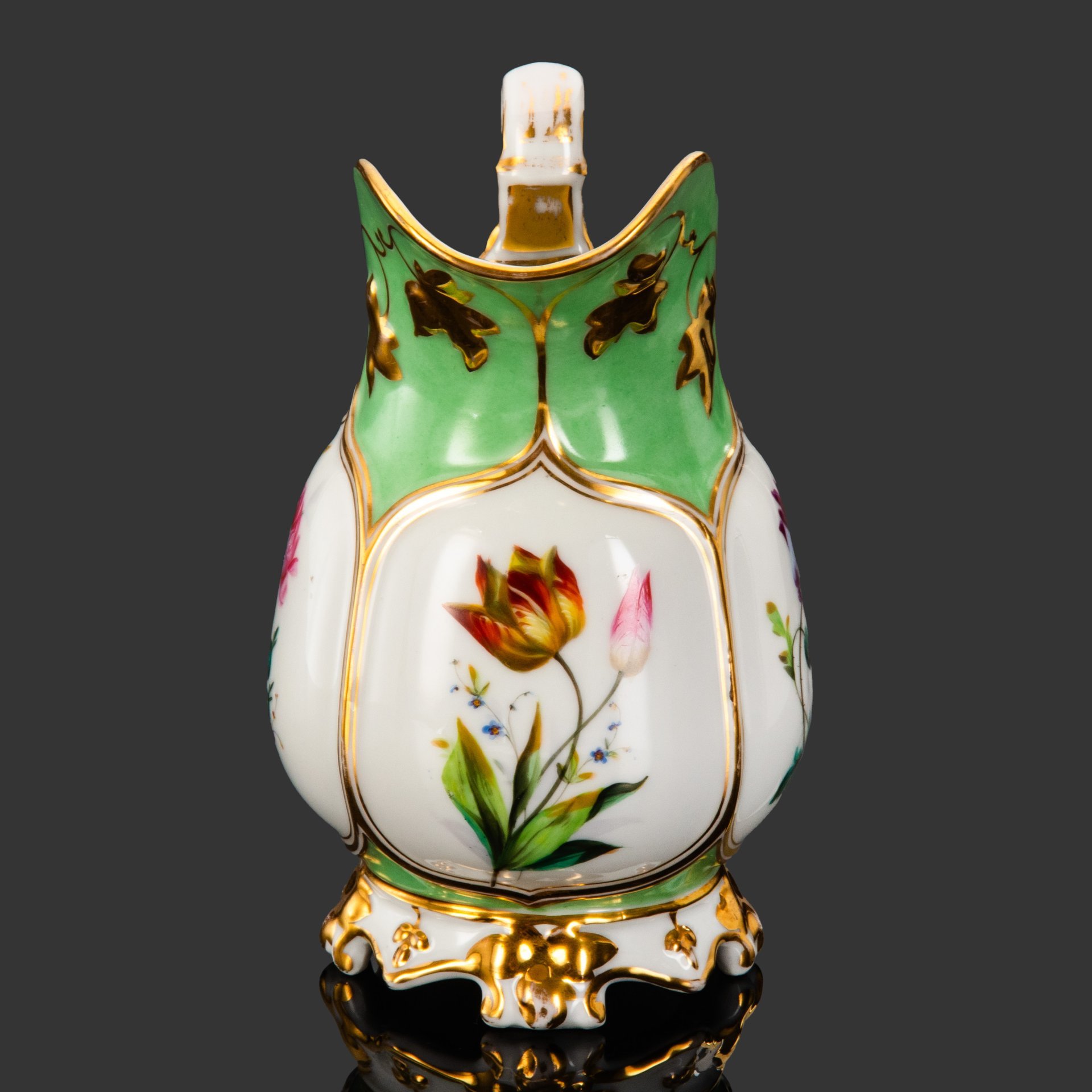 Молочник (кувшин), украшенный цветочным декором, P&A, фарфор, роспись, крытье