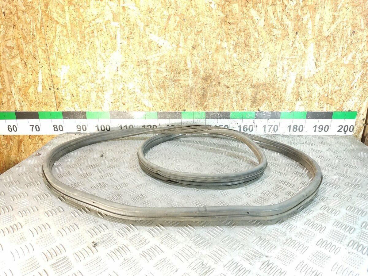 Уплотнитель двери передней левой OPEL Vectra B 90464297