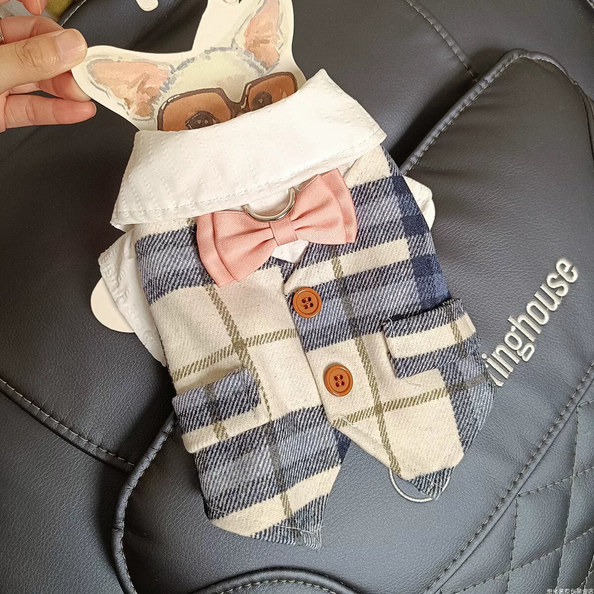 Сине-белая клетка фрак для собак, размер M, грудь 36-40см, длина 27-31см