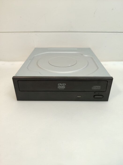 Читающий привод DVD-ROM PLDS DH-16D6SH Sata черный