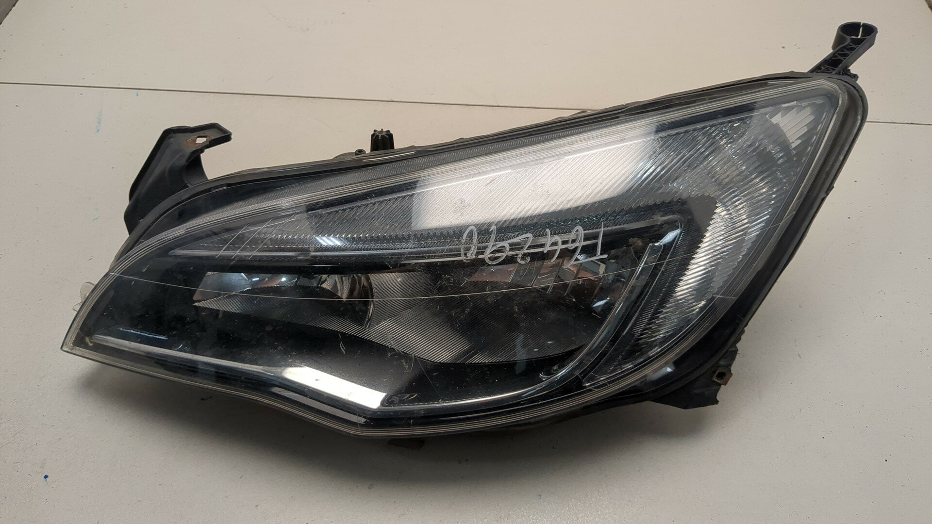 Фара (передняя) левая Opel Astra J Б/У