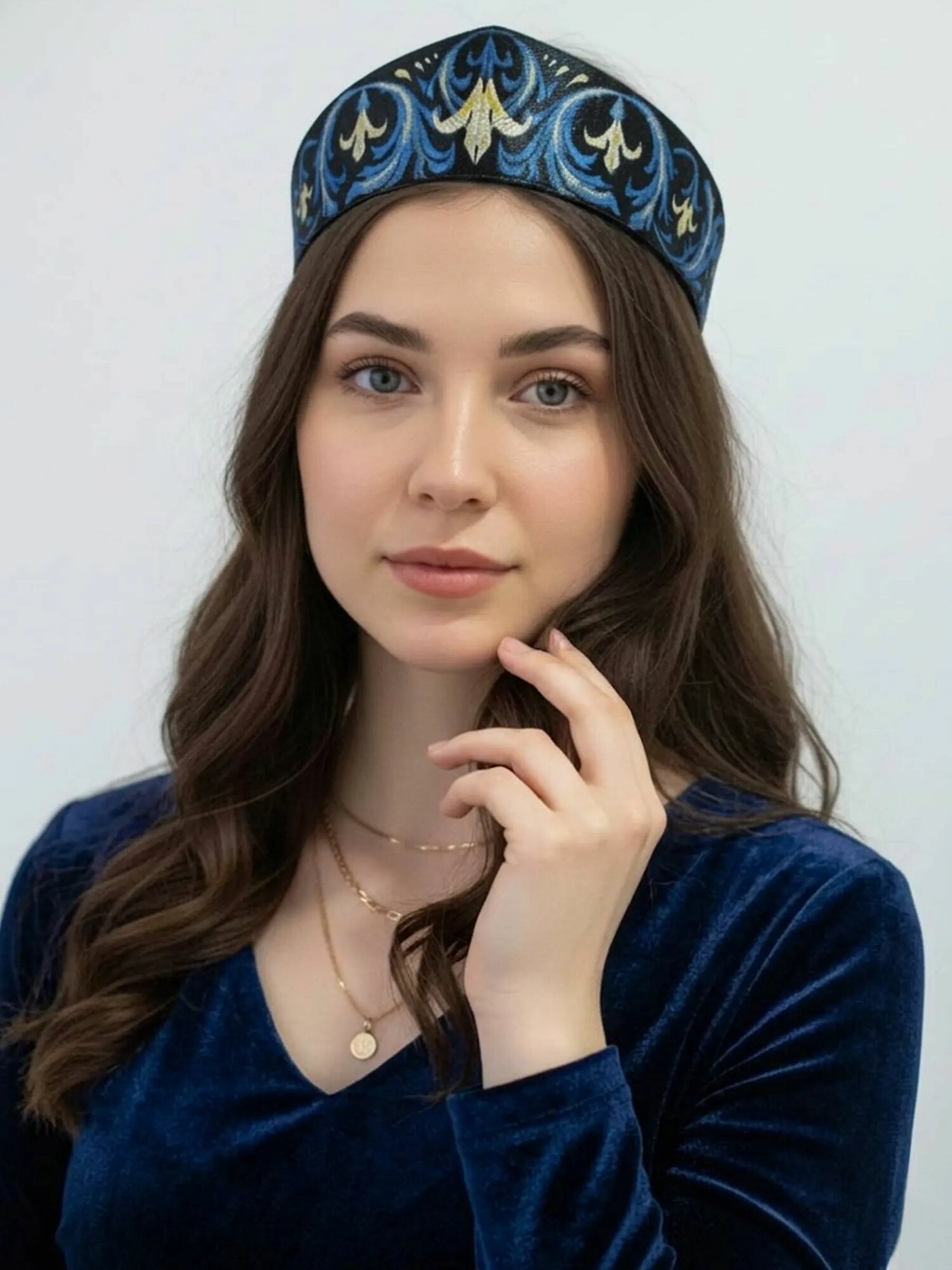 Кокошник миниатюрный синий, с национальными узорами
