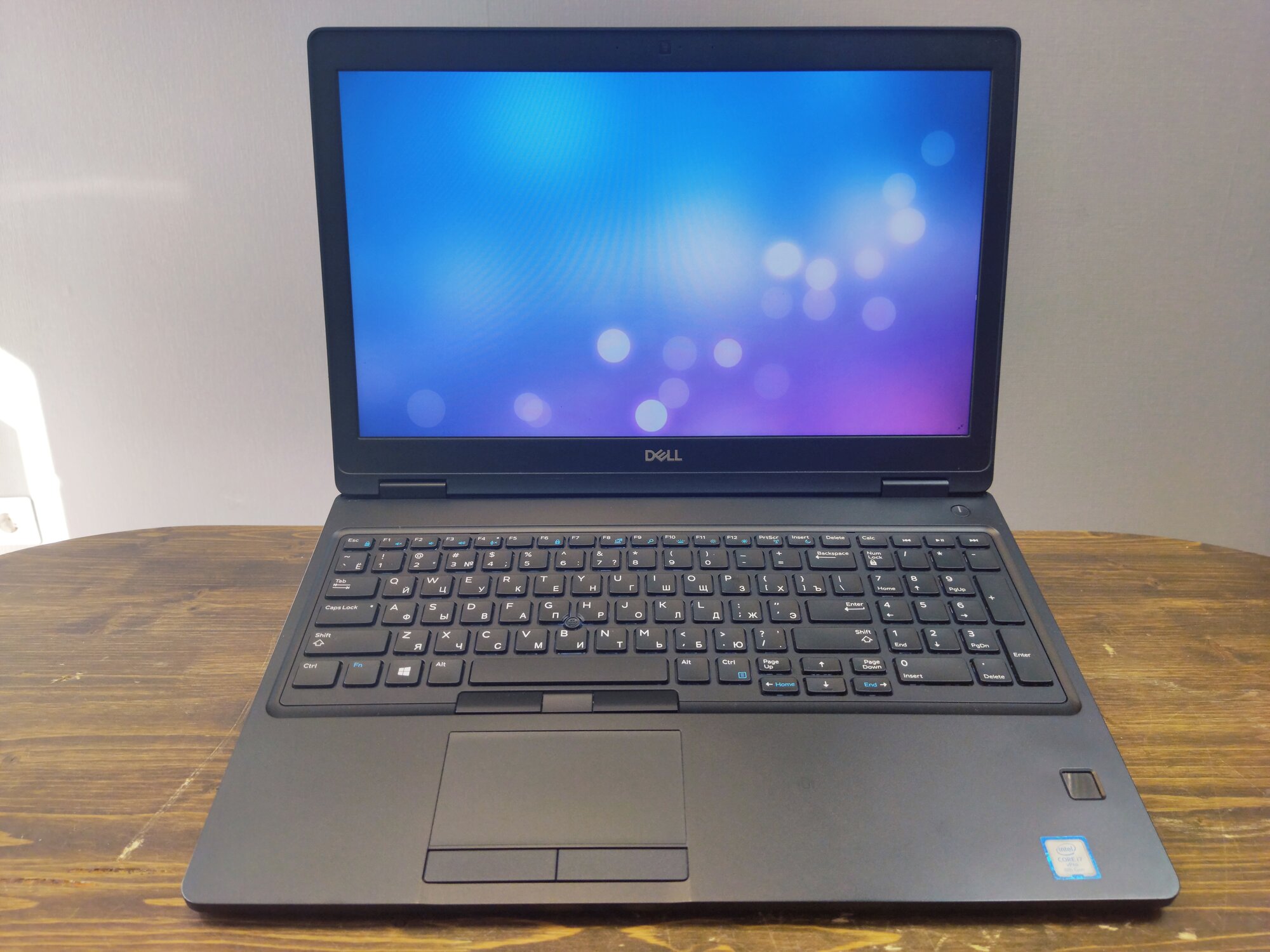 Dell Ноутбук 15.6", Intel Core i7-8650U, RAM 16 ГБ, SSD 512 ГБ, Intel UHD Graphics 620, Windows Pro, темно-серый, черно-серый, Русская раскладка