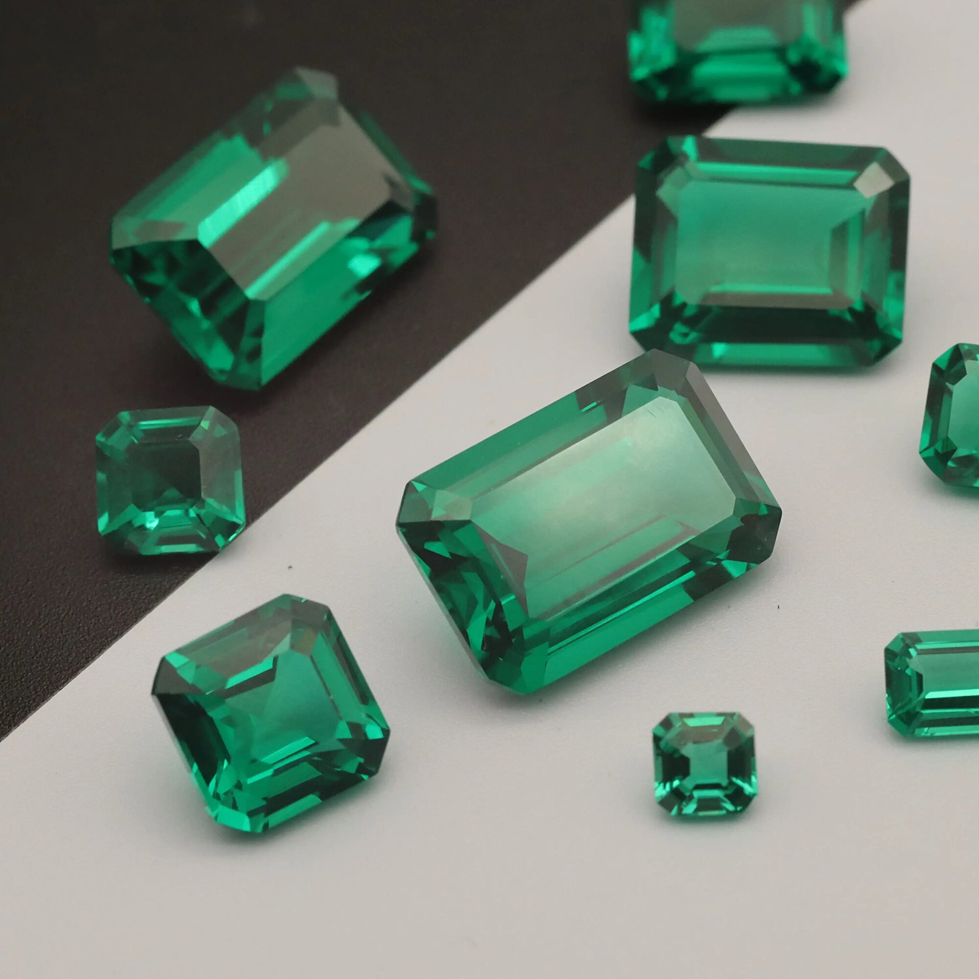 Зеленые изумруды синтетические 4x6mm 10шт