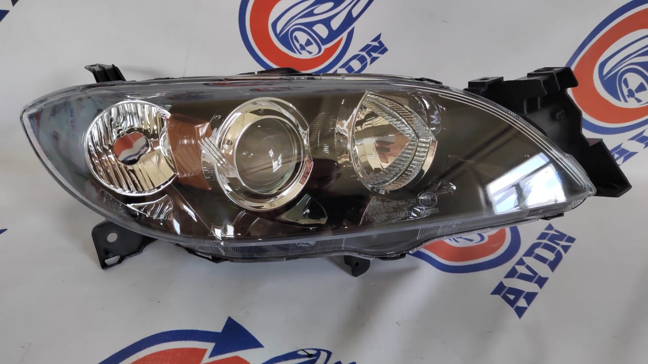 Фара правая MAZDA 3 BK 04-09 SDN без корректора