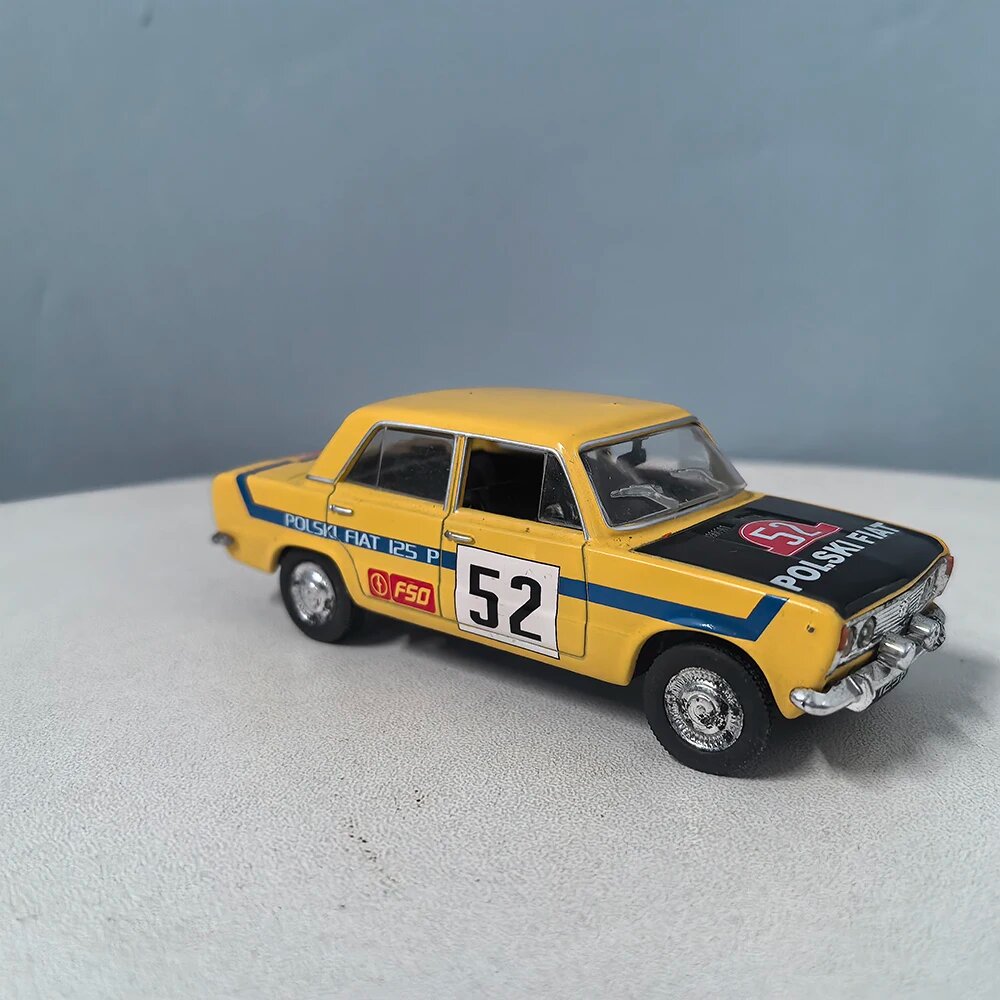 Статическая модель Fiat 125P 1/43
