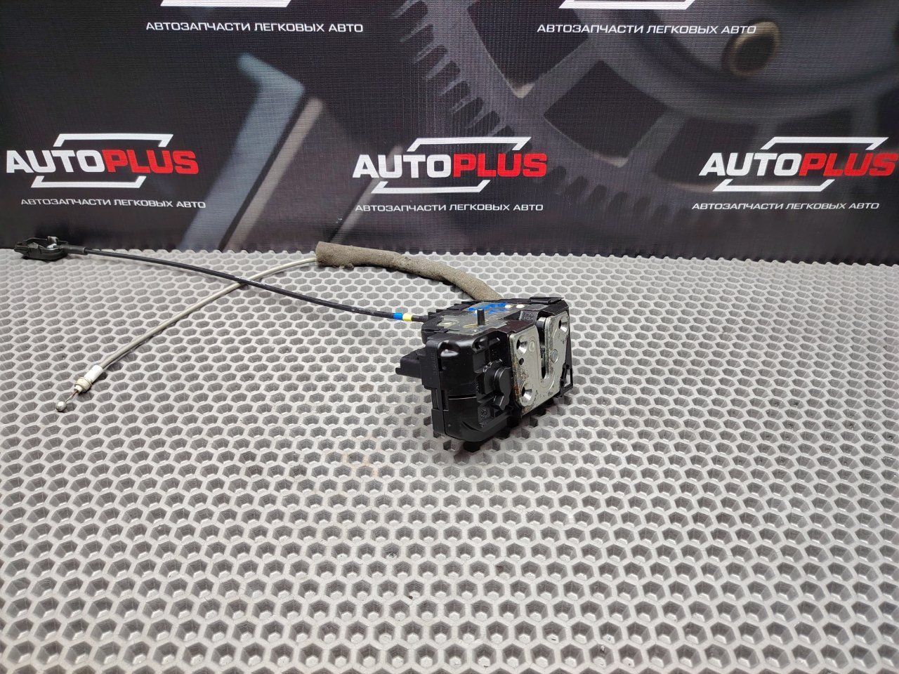 Замок боковой двери Правый Задний Nissan Note 2008 (1.6 HR16DE) Б/У с пробегом Арт. 82500-9U10B