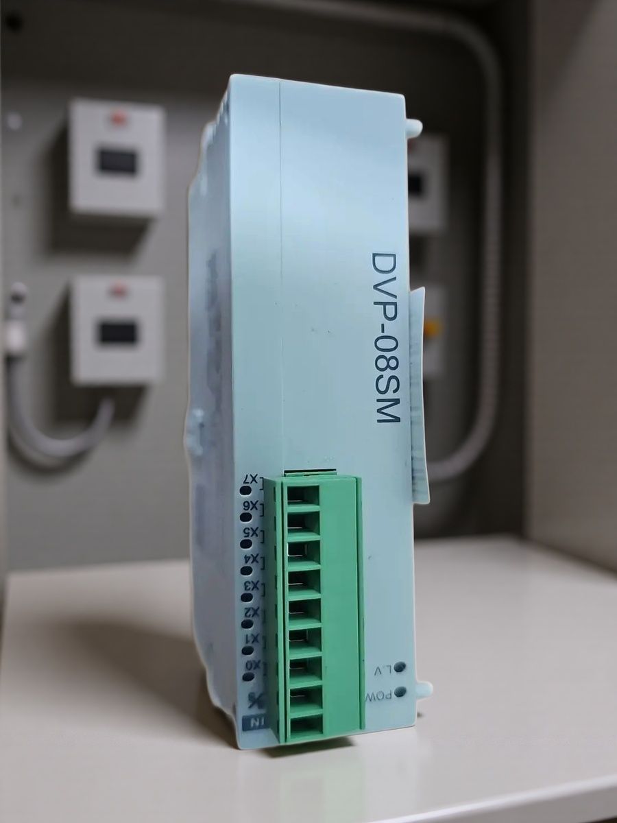 DVP08SM11N - Модуль дискретных входов: 8DI, 24V DC Power, SLIM