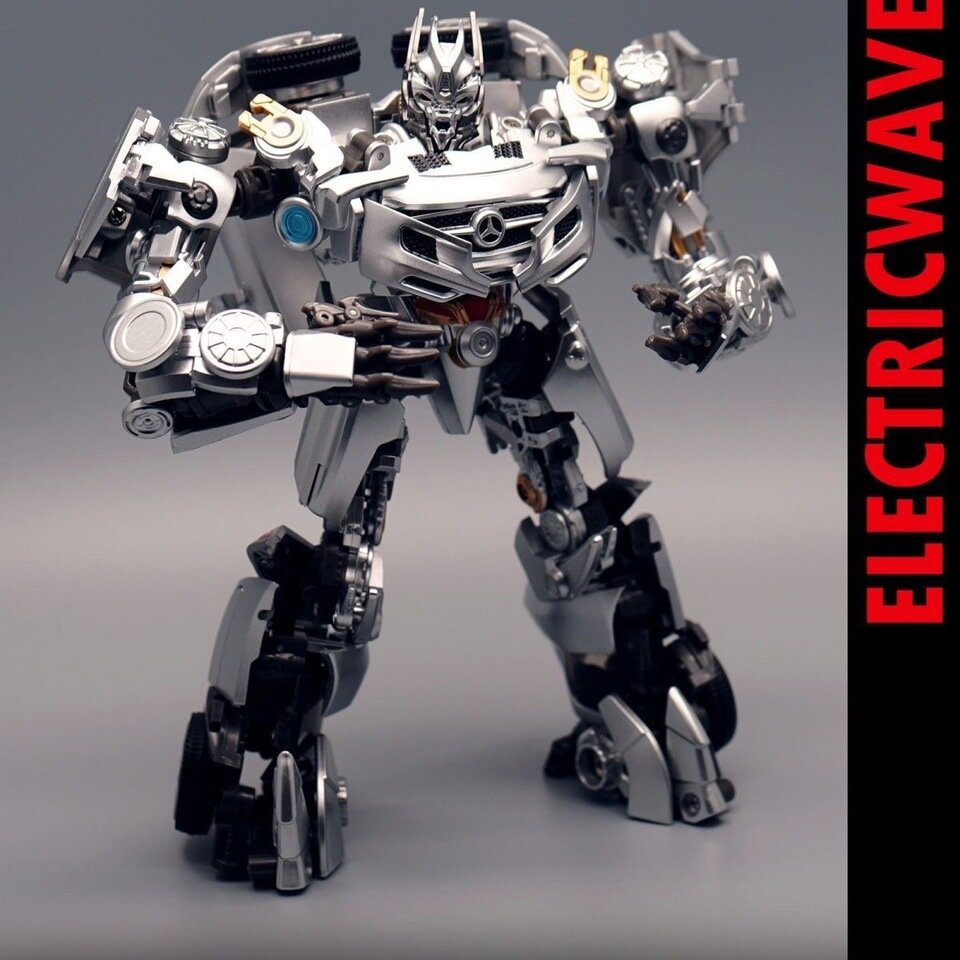 Игрушка Best Toys BT-01 «Офицер разведки» (из фильма «Фильм 3: Саундвейв») — трансформирующийся робот-машинка для детей, модель спортивного автомобиля