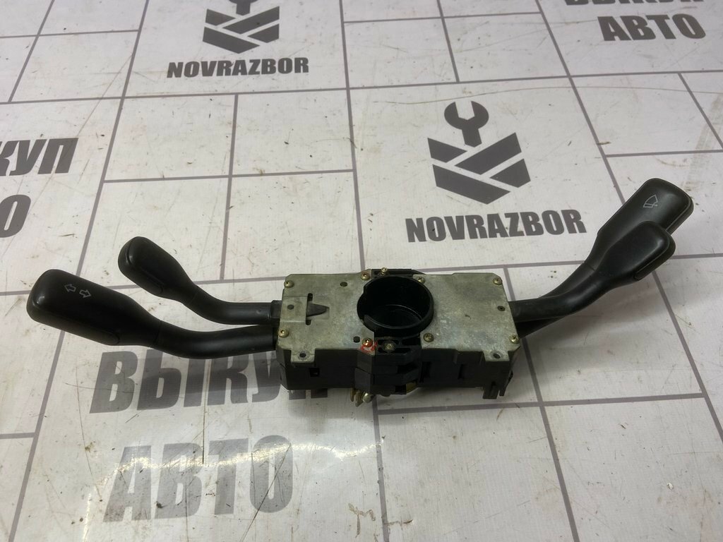 Переключатель подрулевой Audi 80 90 B3 86-91
