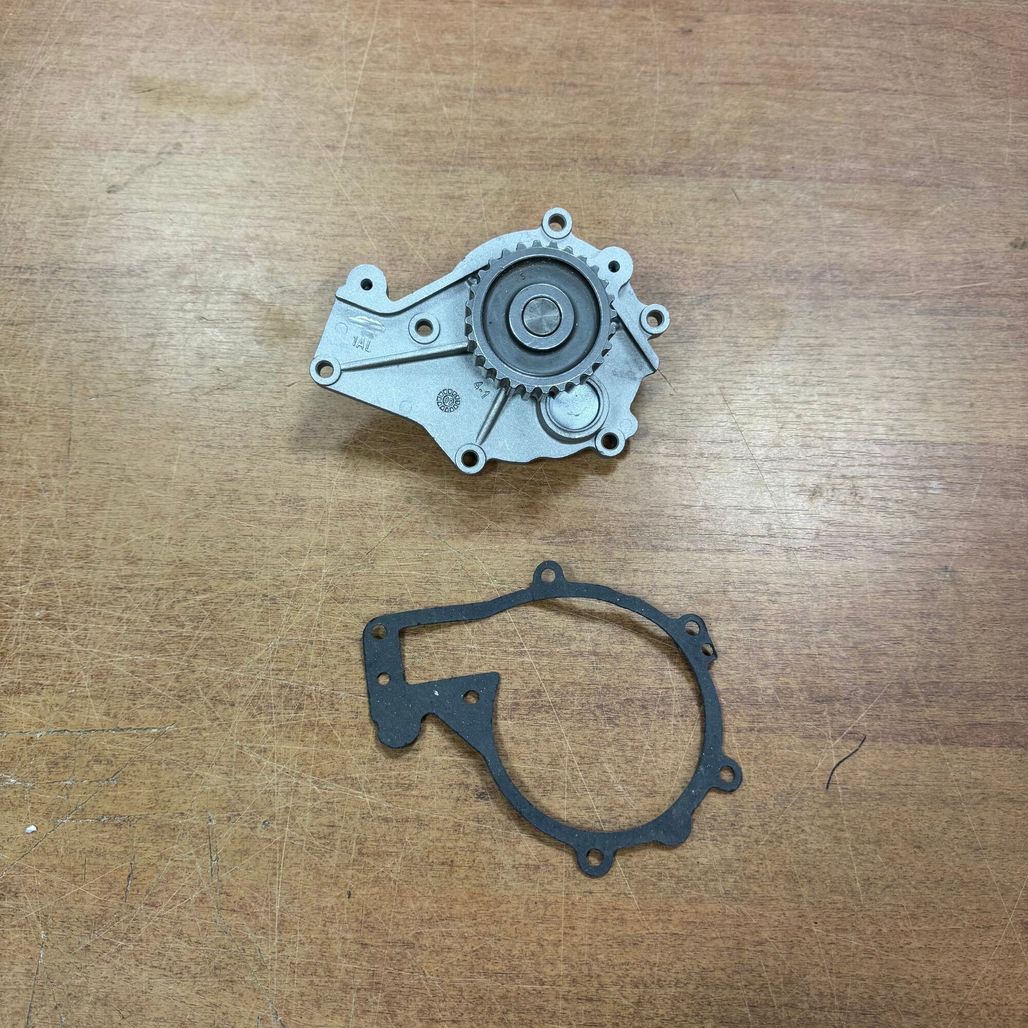 Водяная помпа Chery Amulet Fora M11 Tiggo Tiggo FL